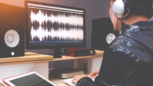 Why are computer voices male or female? What is a genderless voice ...