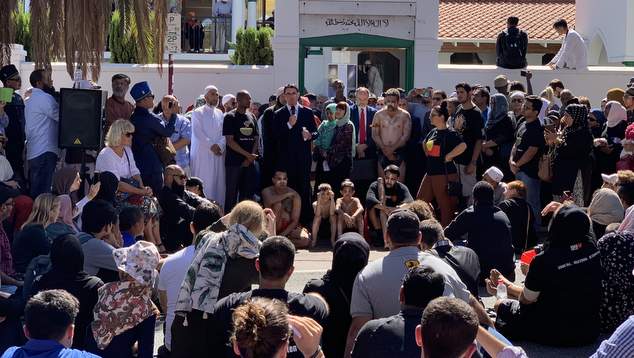 Perth shows support for the local Muslim community