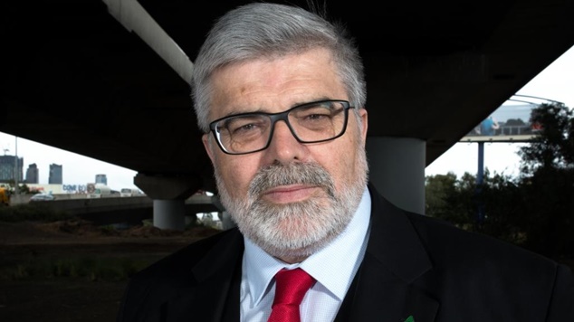 Labor senator Kim Carr announces his retirement ahead of election