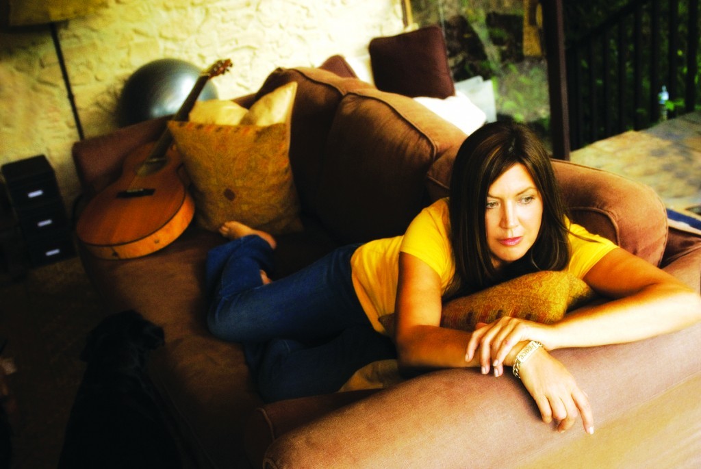 Toni Childs - Travelling The Planet - OUTinPerth