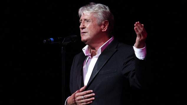 Singer and impressionist Joe Longthorne dies aged 65