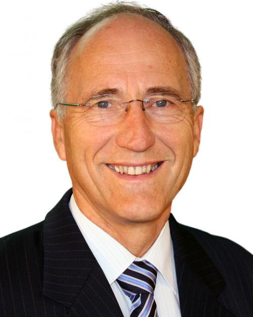 Is Peter Abetz focused on federal issues over state politics?