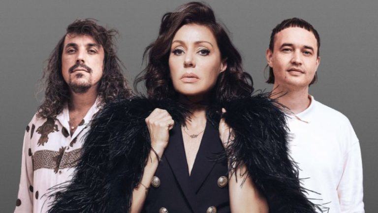 Tina Arena teams up with SHOUSE for new version of 'Chains' - OUTinPerth
